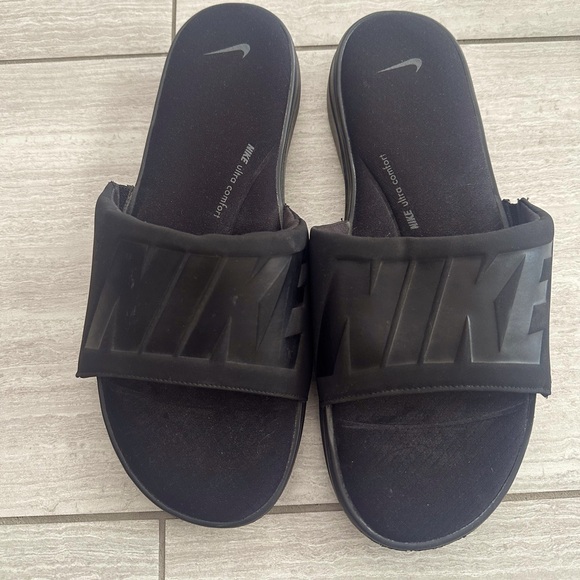 Nike | Shoes | Mens Nike Sz 4 Slides | Poshmark